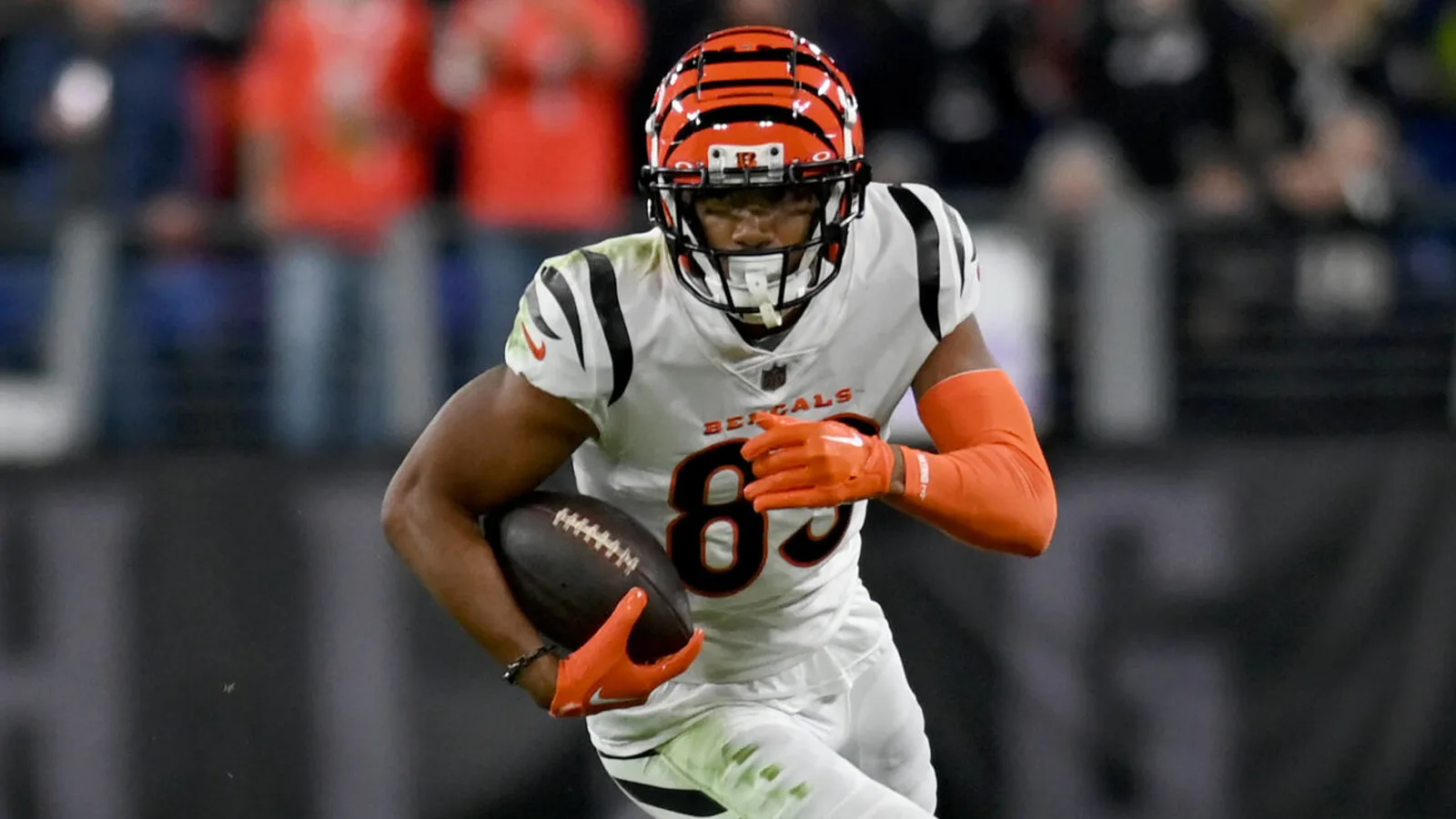 Former Pitt star shows interest in joining Steelers in 2024 - SportBurea